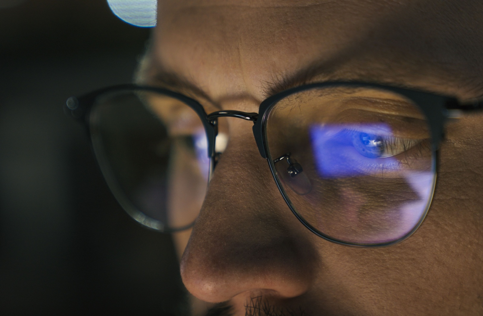 Should You Get Blue Light Filter on Prescription Glasses?